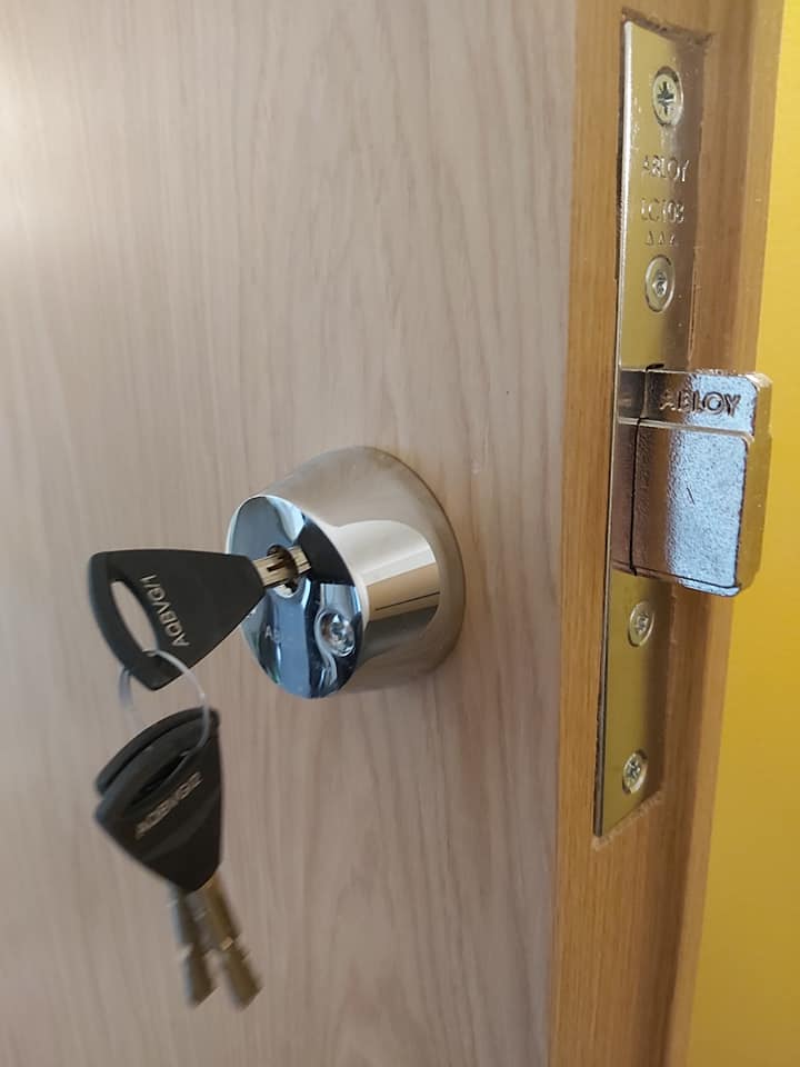 Kodin Lukkoseppä nopeasti ja edullisesti. Lukot ja lukkotyöt. Korjaus ...